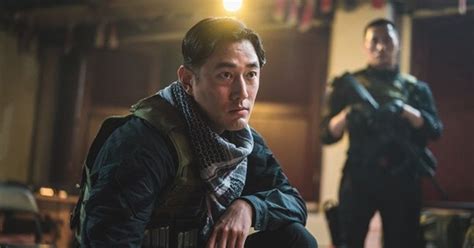 ‘킬러들의 쇼핑몰 조한선 악역 변신이동욱과 팽팽한 긴장감