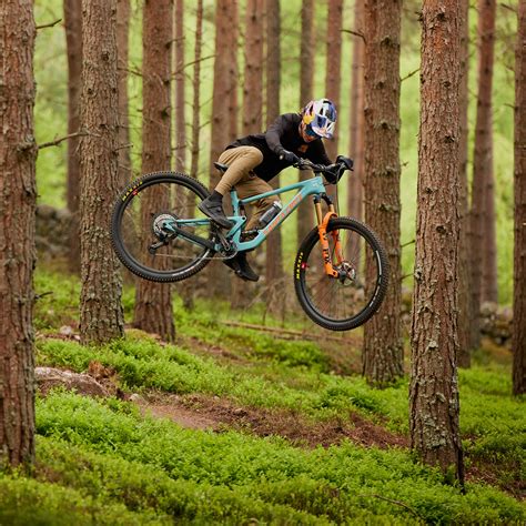 Best Mountain Bike Gear - eBikeAI