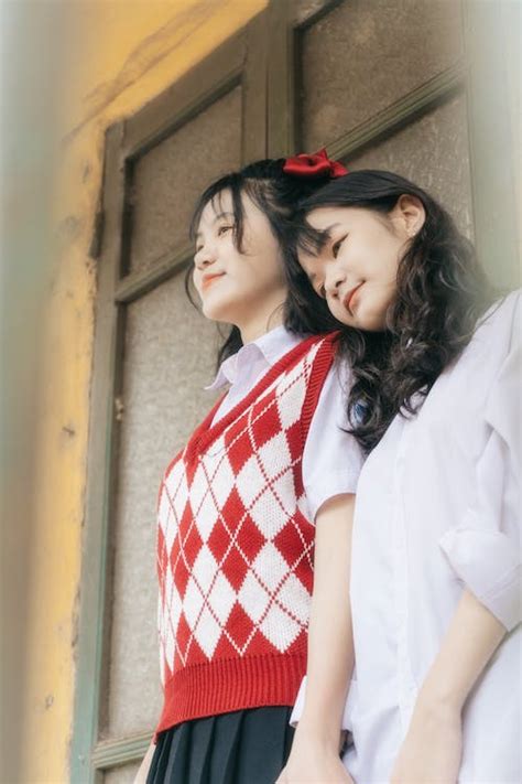 Asian Girls Hugging Photos Download The Best Free Asian Girls Hugging