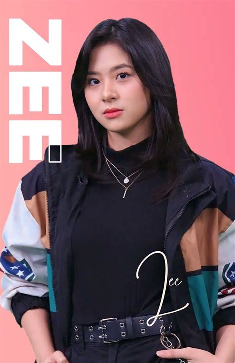 She Is Gorgeous Pretty Asian Girl Back Photos Cool Girl Pictures