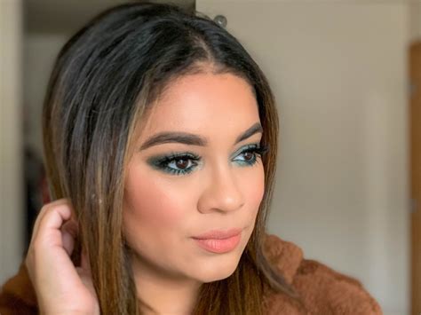 Green Eye Makeup Look For Christmas Jasmine Maria