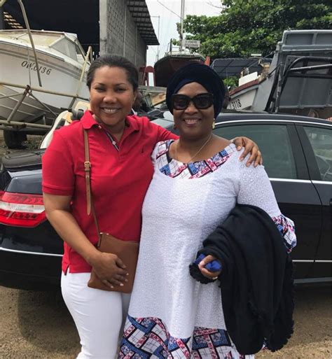 Gabon Inauguration De La Nouvelle école De Sam Par Françoise