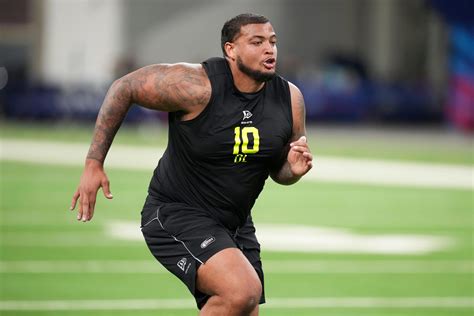 Seahawks Select Minnesota Dt Deven Eastern At Pick No 242