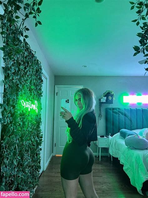 Demi Non Nude Shesfreaky