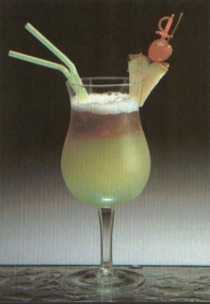 MIDORI SEX ON THE BEACH COCKTAILS