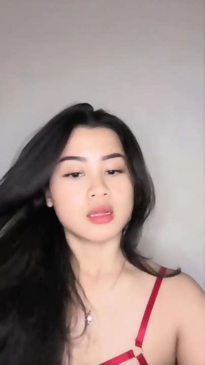 Nat Goyang Pinggul Sambil Spill Keciput Mentah Eporner