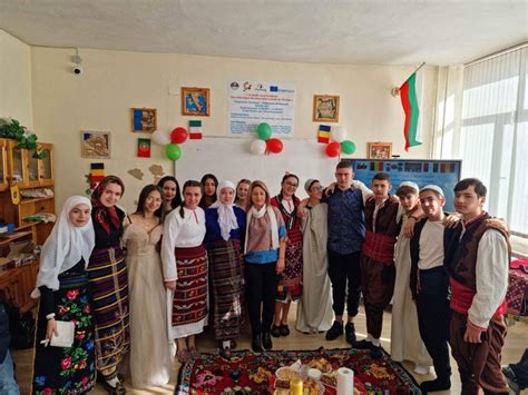 Урок на тема „Български фолклорен празничен календар“ Уеб сайт на СУ „Св св Кирил и Методий