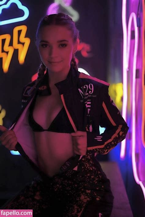 Nascar Driver Natalie Decker Teasing Tits Applemichael