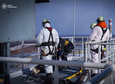 Надзвичайну ситуацію на Чорнобильській АЕС ліквідовано після атаки дрону Читайте на Ukr Net