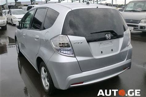 იყიდება Honda Fit 1 3 2011 განბაჟებული