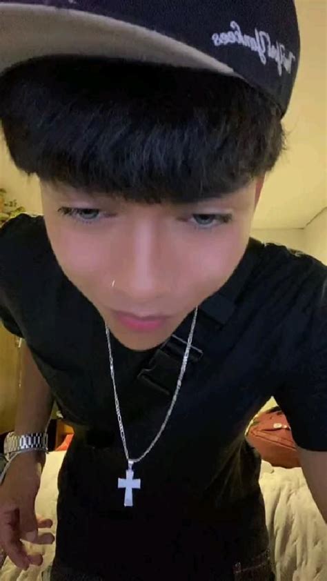 Pin De Betzabe 🤍 En Pins Creados Por Ti Celebridades Bonitos Cantantes Chilenos Chicos Bonitos