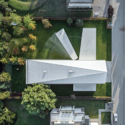 Moving Buildings Dezeen