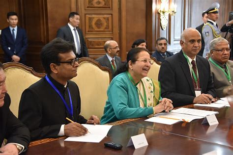 БНЭУ аас Монгол Улсад олгож буй 1 тэрбум ам долларын хөнгөлөлттэй зээлийн гэрээг ирэх сард хийнэ гэв