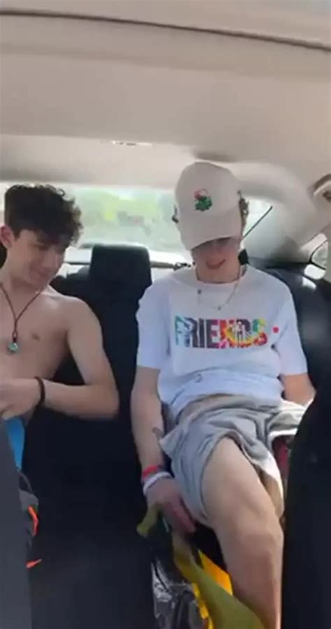 Two Scps Have Breached Containment Scrolller