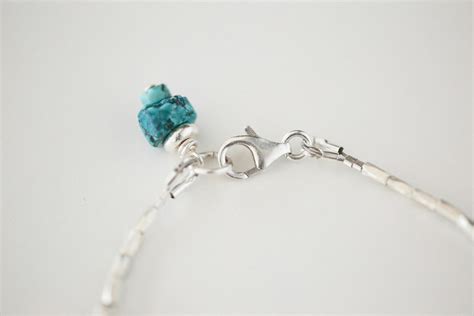 걸쇠 골드 구자라트 어 금속 사슬 둥근 구슬 디자인 럭셔리 매우 복잡한 목걸이 미니멀리스트 쥬얼리 보석 보석 디자인 보석 만들기 보석류 블루 비즈