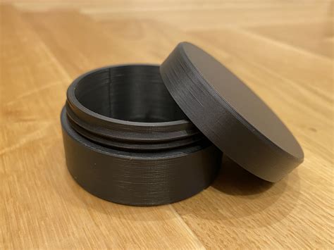 parametric openscad round container jar with screw lid by der da