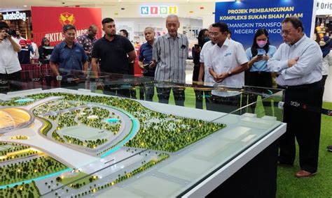 Mat Taib Kagum Lihat Model Stadium Baharu Utusan Malaysia