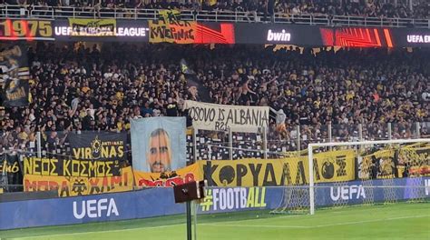 Пресврт Навивачите на Аек со транспарент „Косово е Албанија“ ФОТО Сител Телевизија
