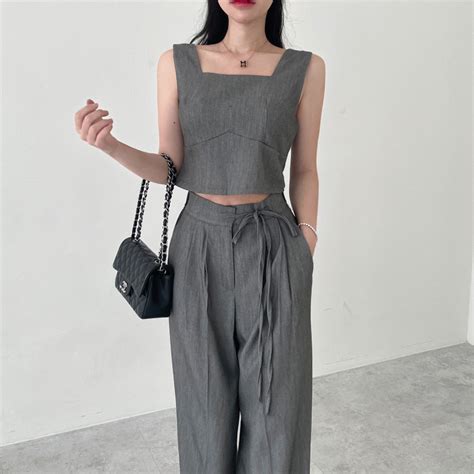 투피스set 루트 나시 스트랩 슬랙스 투피스 세트 스트랩슬랙스핀턱슬랙스스퀘어넥나시크롭나시나시세트투피스세트바지세트바캉스룩정장룩하객룩리본바지리본슬랙스