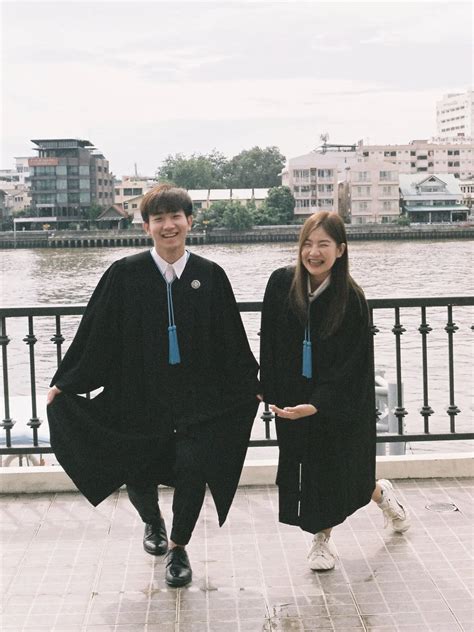 20 ไอเดียยอดนิยมเกี่ยวกับ ถ่ายรูปรับปริญญากับแฟนน่ารักๆ ในปี 2025