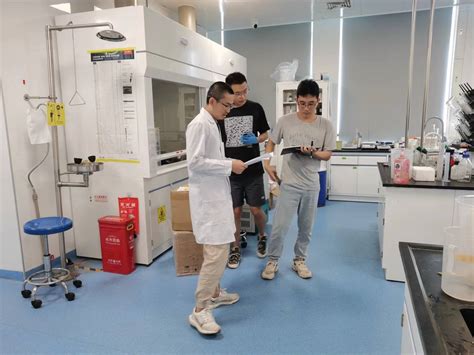 南繁学院（三亚南繁研究院）开展4月份及“五一”节前实验室安全检查工作 海南大学南繁学院（三亚南繁研究院）