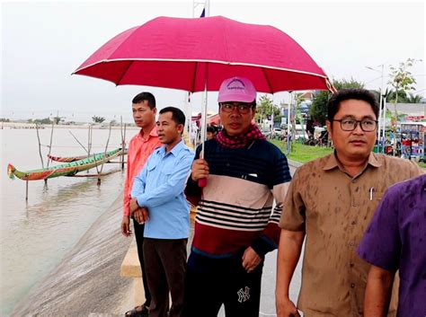 លោក រស់ ផារិទ្ធ ផ្ដាំផ្ញើរដល់ក្រុមកីឡាករអុំទូកឌីសែនជ័យបារមីស្រុករំដួល មុន ពេល ប្រកួត មកដល់