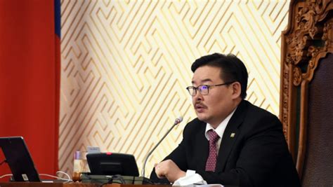 Гадаадын иргэнд 100 жилээр газар эзэмшүүлэх заалтыг Хөрөнгө оруулалтын хуулиас хаслаа