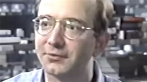 Schizophrenia Simulation Video Shows How Terrifying The Condition Can Be Schizophrenia Simulation Video Shows How Terrifying The Condition Can Be