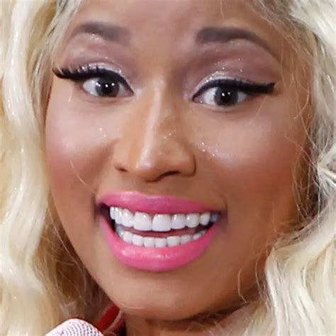 Nicki Minajs Has Yellow Teeth On Inner Side Of Her Mouth