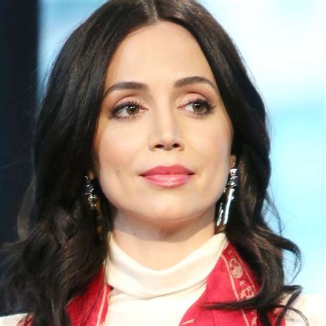 How Sharp Objects Built Ammas Creepy Dollhouse