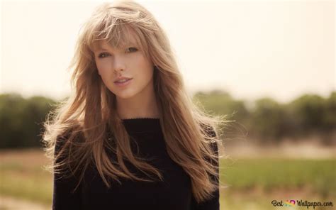Taylor Swift With A Long Blonde Hair Hd Wallpaper Download