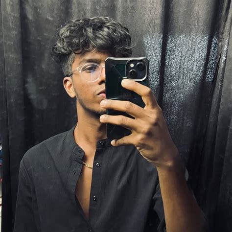 Devarsh Koli 👓 Devdi • Threads Say More