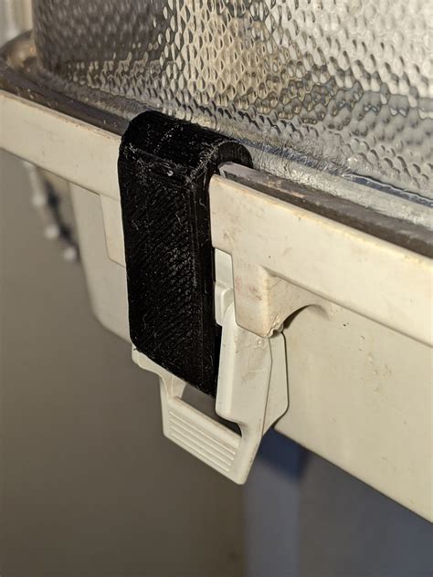 Free 3d File Clip For A Strip Light Fitting Box Diffuser・3d Printable