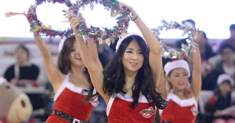 Sw포토 치어리더 핫팬츠 입은 산타치어리더