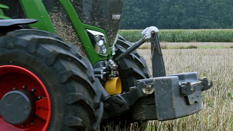 Junge Bei Traktor Unfall Schwer Verletzt Mit Rettungshubschrauber Nach Fulda