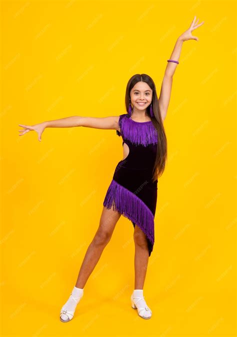 Criança Adolescente Dançando Rumba Samba Chachacha Escola De Dança De