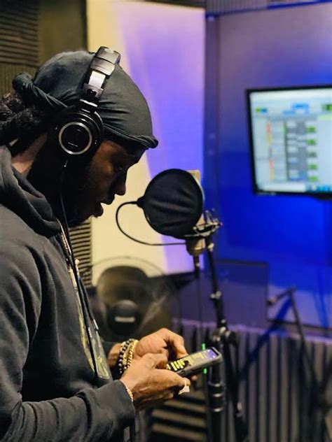 Check Out Michael Mccrarys Story Voyage La Magazine La City Guide