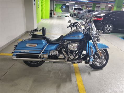 할리데이비슨 로드킹 오토바이 판 당근 중고거래