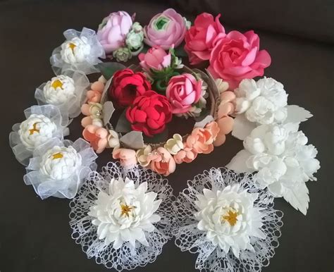 Бантики-заколки | Floral wreath, Floral, Decor