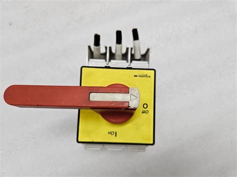 Schneider Electric Iec En 60947 3 Disconnect Switch At ₹ 1000 Piece Bhavnagar Id 2855867623262