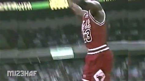 Michael Jordan And Wilkins Decided They Had A Dunk Contest In Game