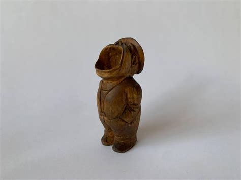 Статуэтка из дерева фигурка из дерева статуэтка деревянная жадный человек скульптура из