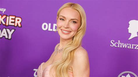 Lindsay Lohan Outfits That Show Off Her Killer Legs