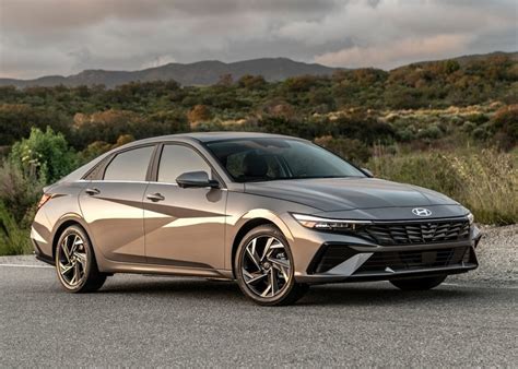 [단독]현대차 2026년 차세대 아반떼·투싼 투입…내연기관 수명 연장 전자신문