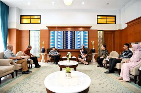 Tata Minta Restu Bey Siap Dukung Putri Indonesia Ikut Miss Supranational Di Polandia