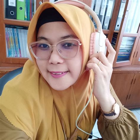Deni Hariatis Solok