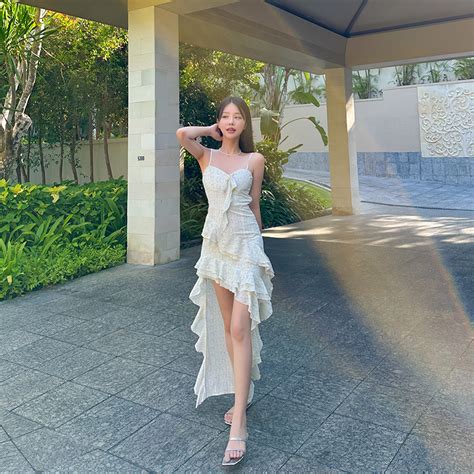 어썸나나 당일발송주문폭주 드레시 프릴 언발 롱 원피스 여름휴양지바캉스캉캉프릴플라워꽃무늬쉬폰뷔스티에민소매끈나시드레스