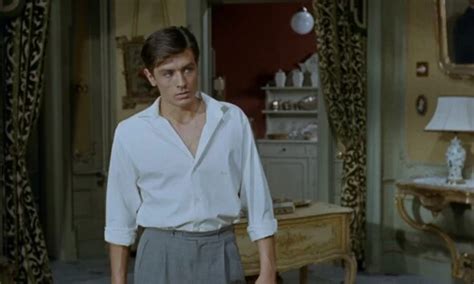 بیوگرافی آلن دلون از کودکی تا همسران ، حواشی و سفر به ایران