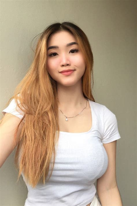 Galeri Foto Cewek Igo Seksi Indonesia Yang Jadi Brand Ambassador Esport