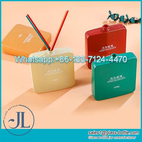 Custom Color Home Fragrance Glass Diffuser Bottle Supplier